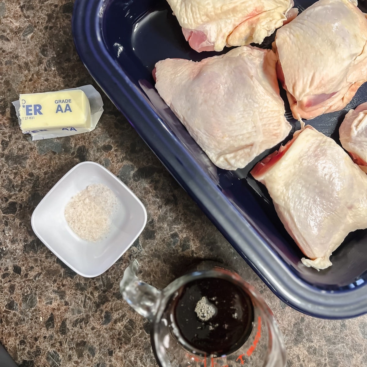 Easy baked maple chicken with real maple syrup - maplewonderland.com
